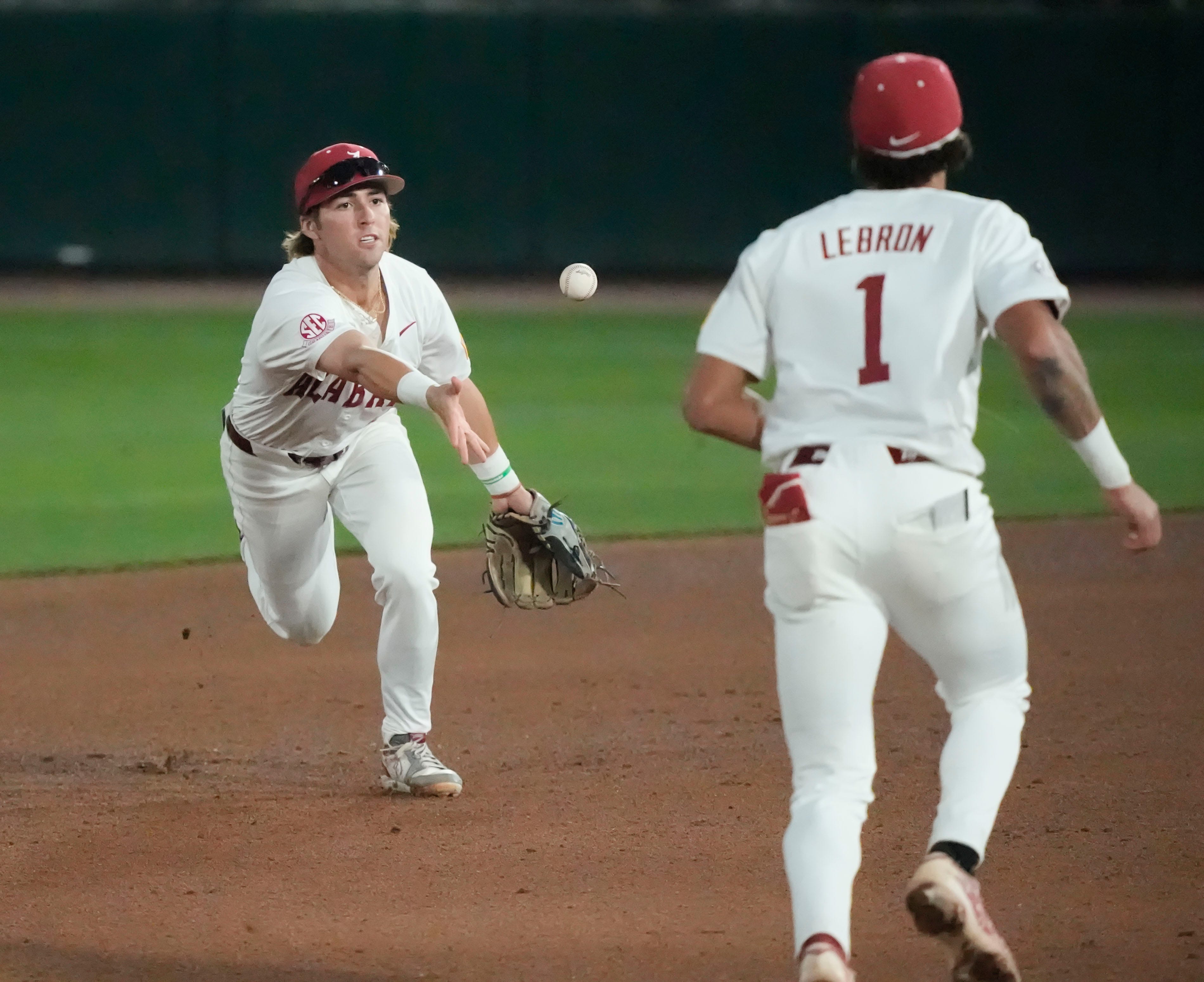 Where to watch Alabama vs Texas baseball series today: Time, TV info