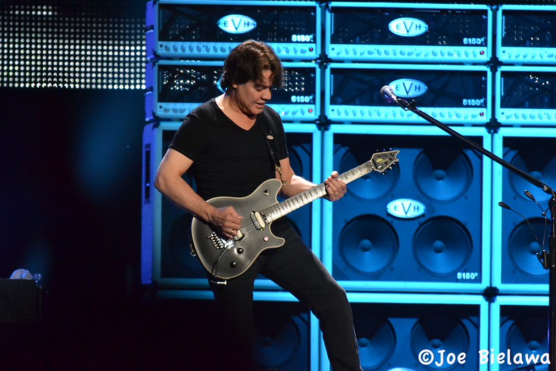 13 guitarists who invented new playing techniques