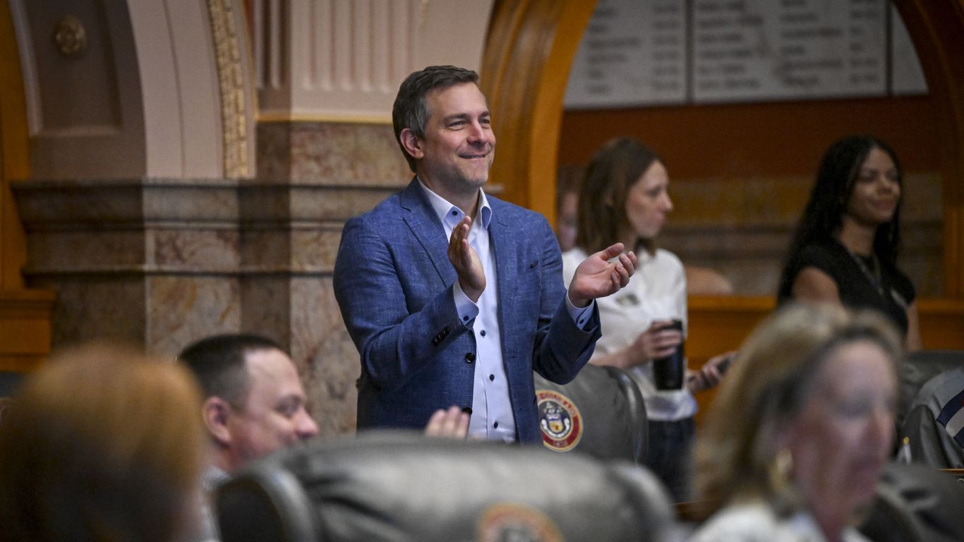 Jeff Bridges wins Democratic nomination in Colorado treasurer's race