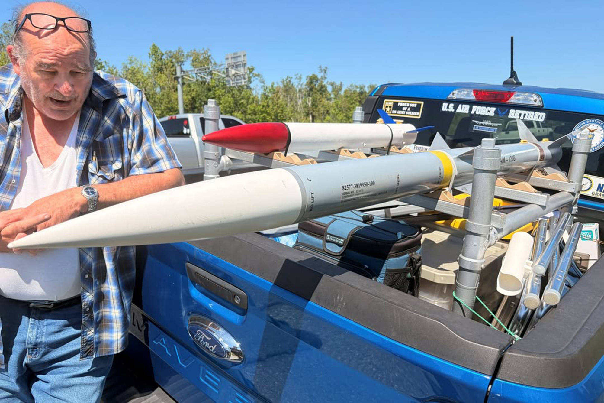 'Rocket Man' terrorizes drivers on Florida highway, bomb squad called in