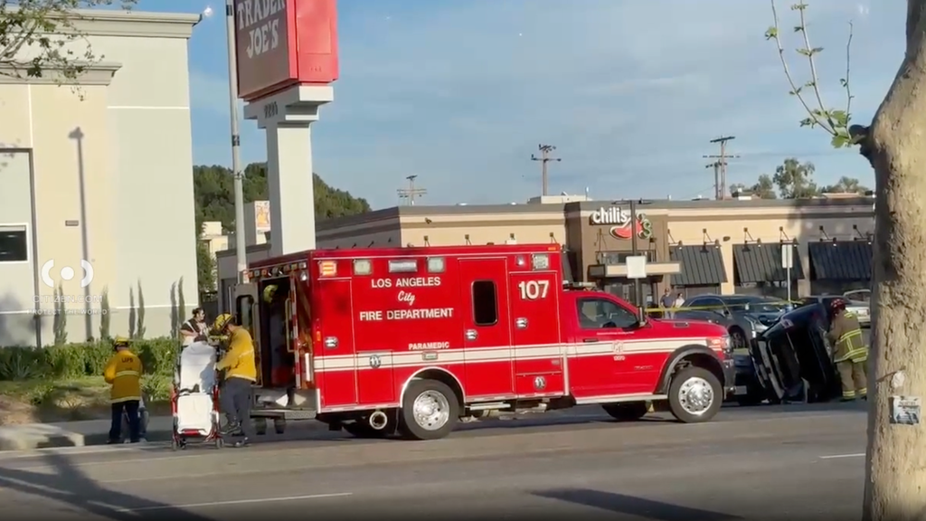 8 injured, including children, after multi-car crash at Northridge ...