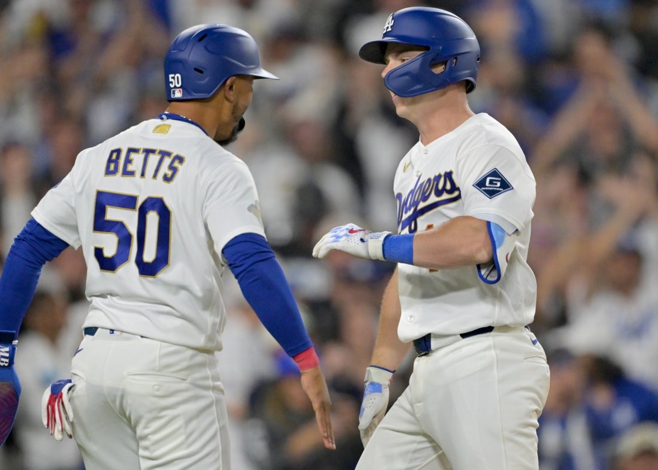 Dodgers sweep D-backs on Will Smith's late 2-run HR