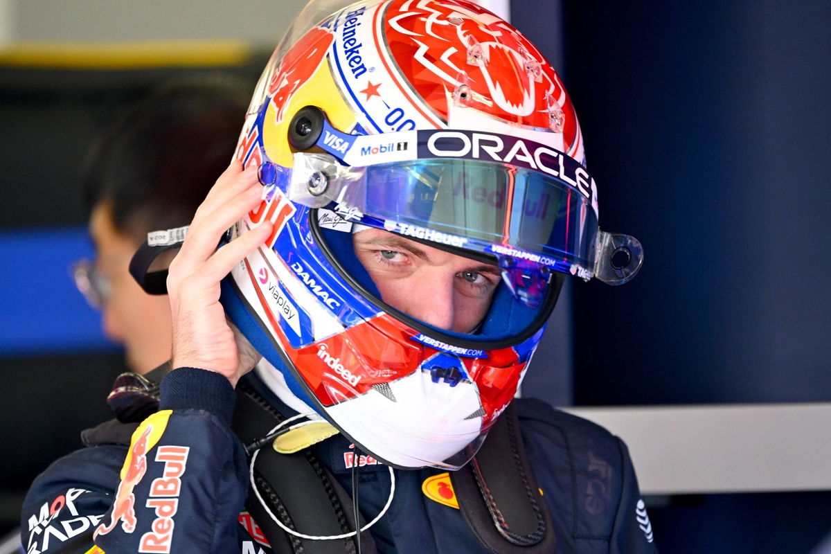 F1 stand 2026: Hamilton verkleint achterstand op Antonelli, Verstappen ...