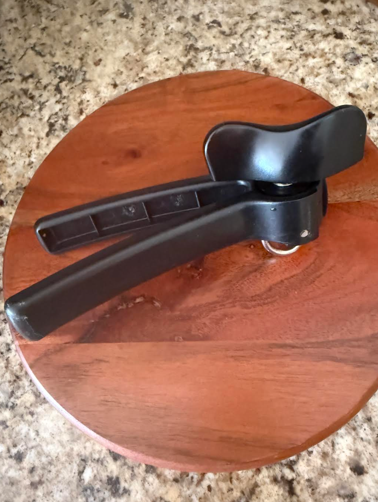 My friend warned me not to move in with a stranger from an online ad ...