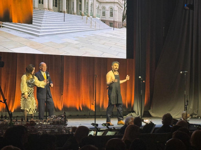 NYC mayor Mamdani roasts media, takes swipe at The Post at Inner Circle ...