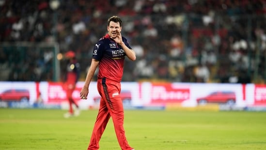 Jacob Duffy's four overs were worth a Honda City, nine iPhones and a ...