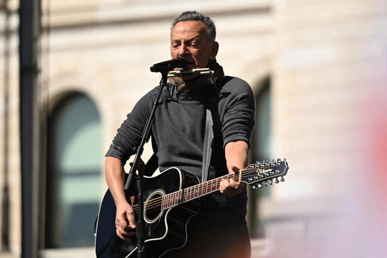 Bruce Springsteen’s rep shuts down 'absurd' Chris Christie fallout ...