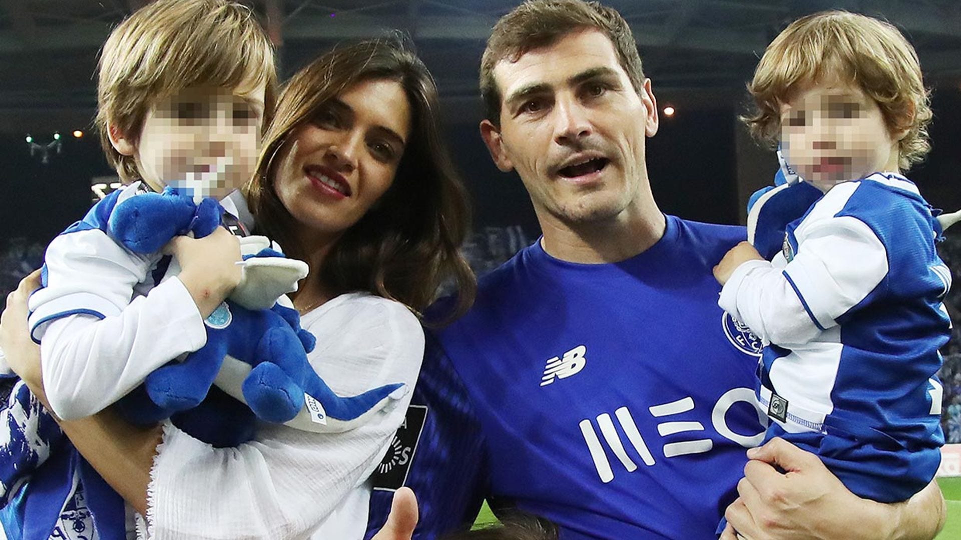 El hijo de Iker Casillas rompe a llorar en el campo y se funde en un ...