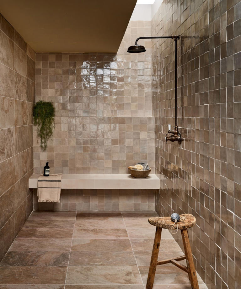 Large tiles vs small tiles: How to get the scale right