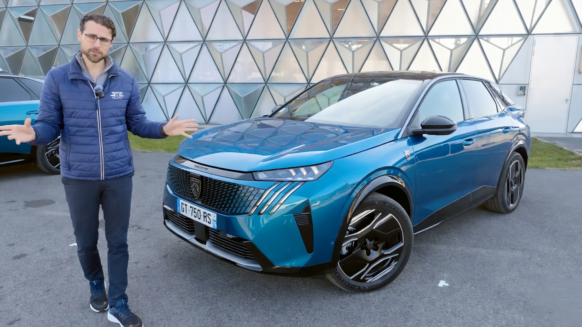 Probando la experiencia del Peugeot E-3008 GT Line