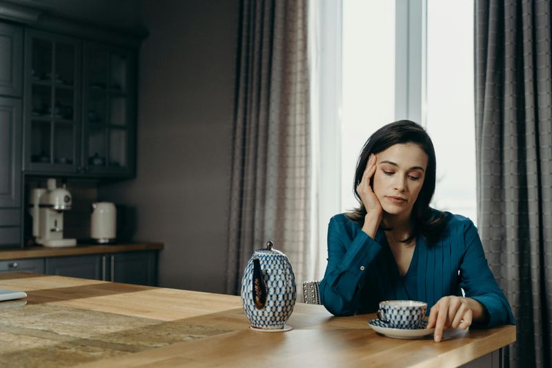 How to recognize a female psychopath: 12 key signs