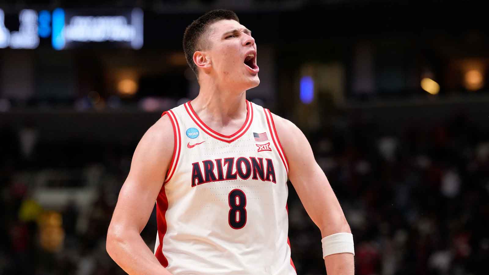 Arizona fans puff out their chest after dominant March Madness win over ...