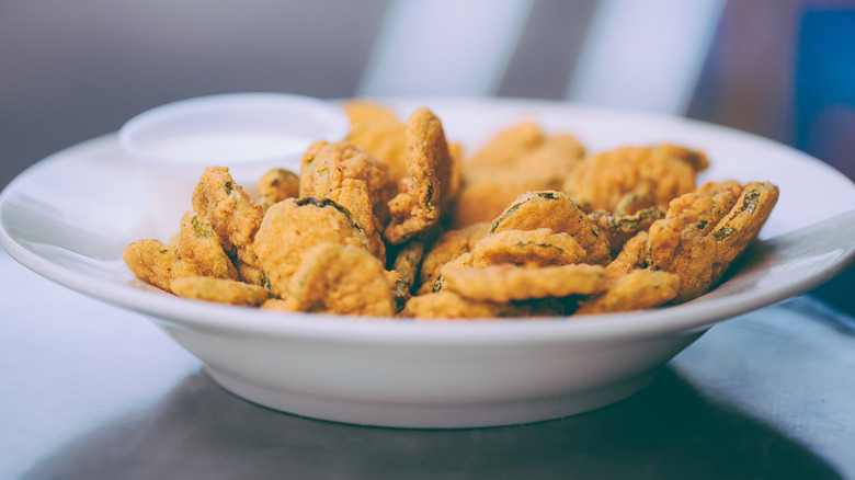 5 tips you need to know to make restaurant-worthy fried pickles at home