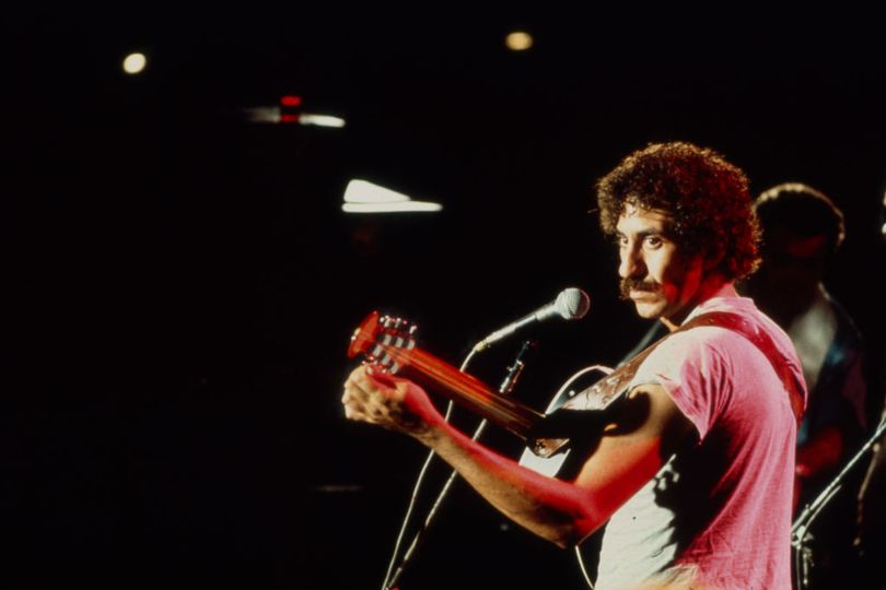 Chart-topping singer with number one hit killed minutes after leaving stage