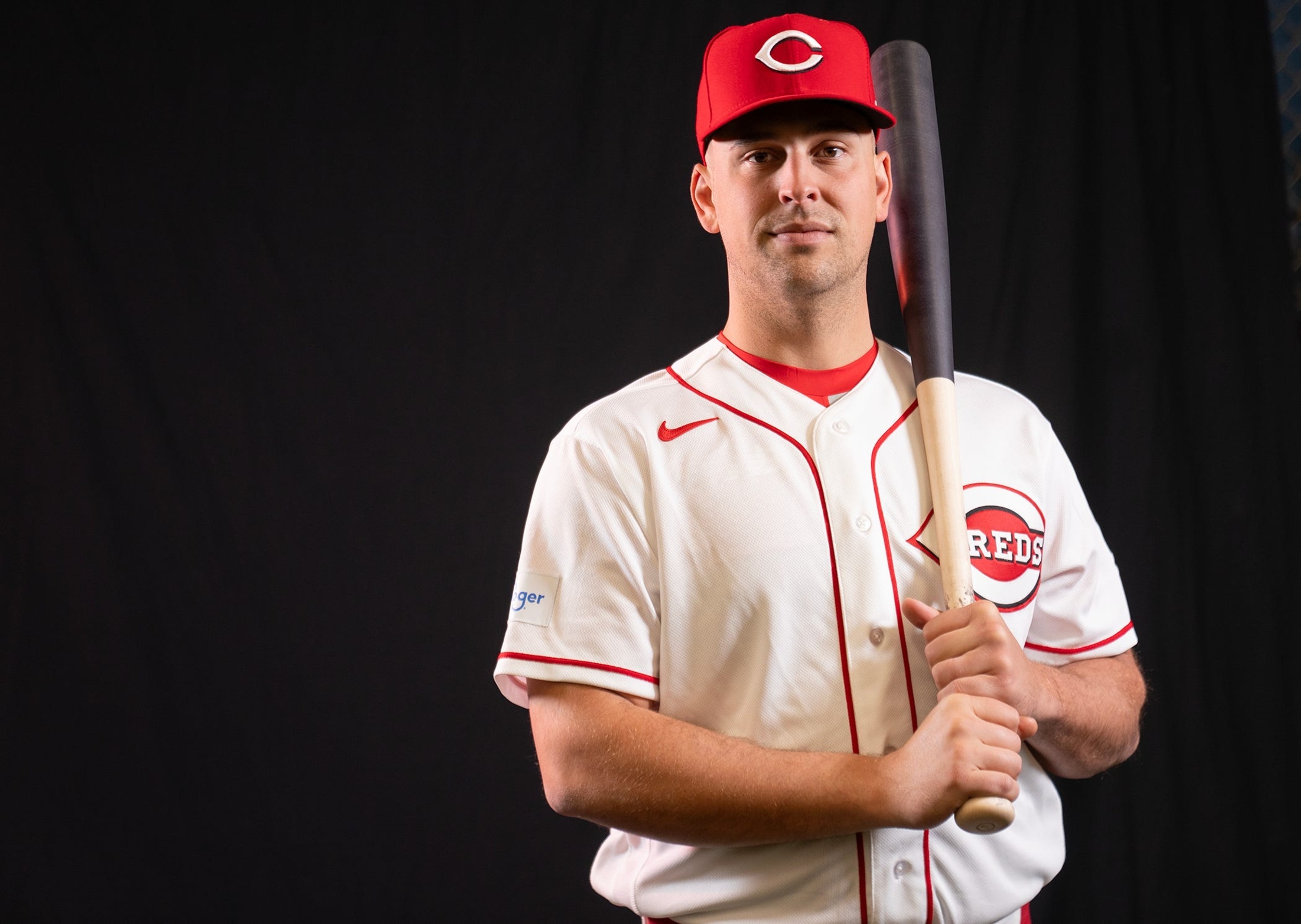 How exactly does Nathaniel Lowe fit on the Reds roster?