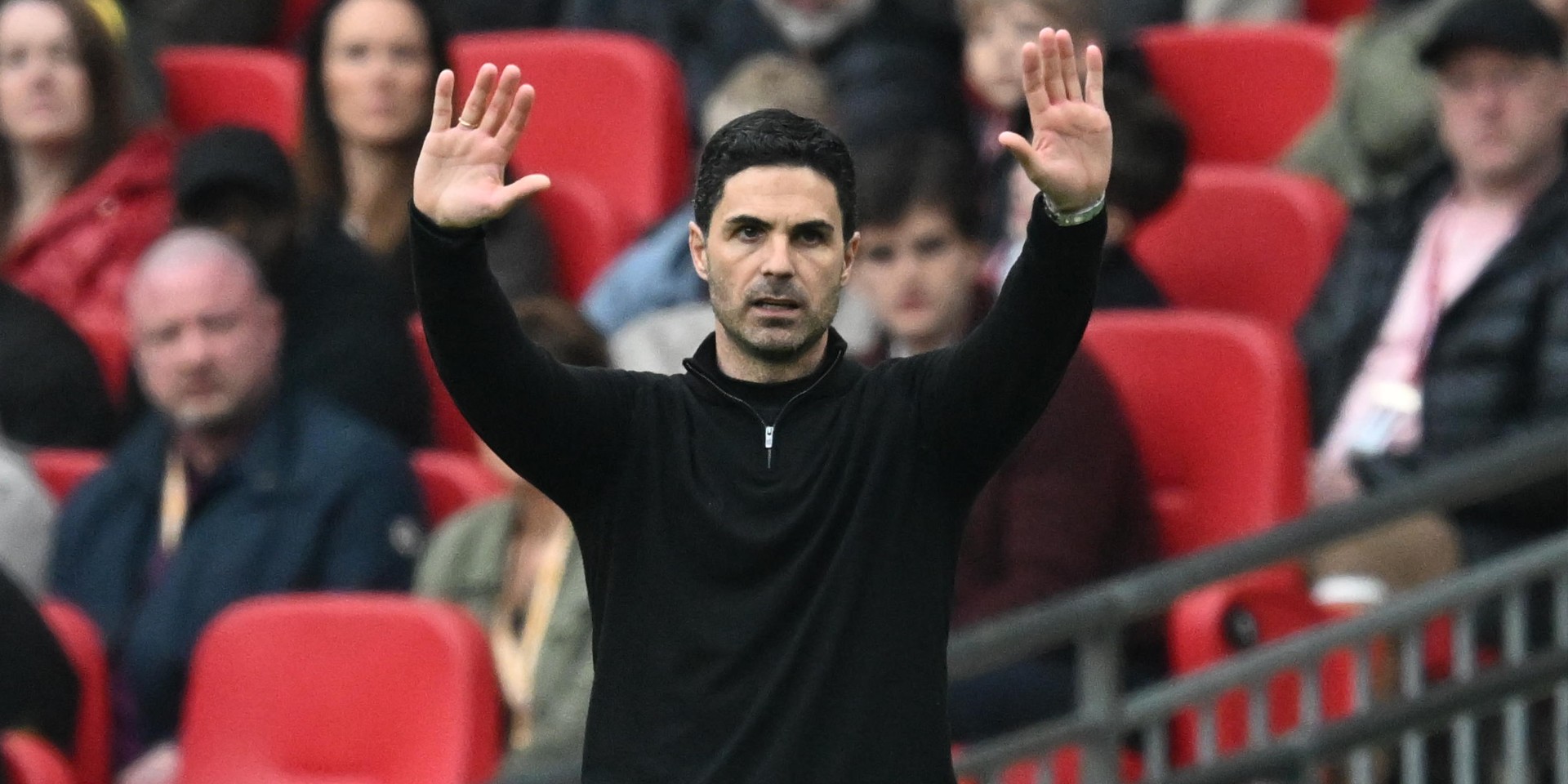 Boze Arteta hekelt Makkelie na terugdraaien strafschop: 'Het was tegen ...