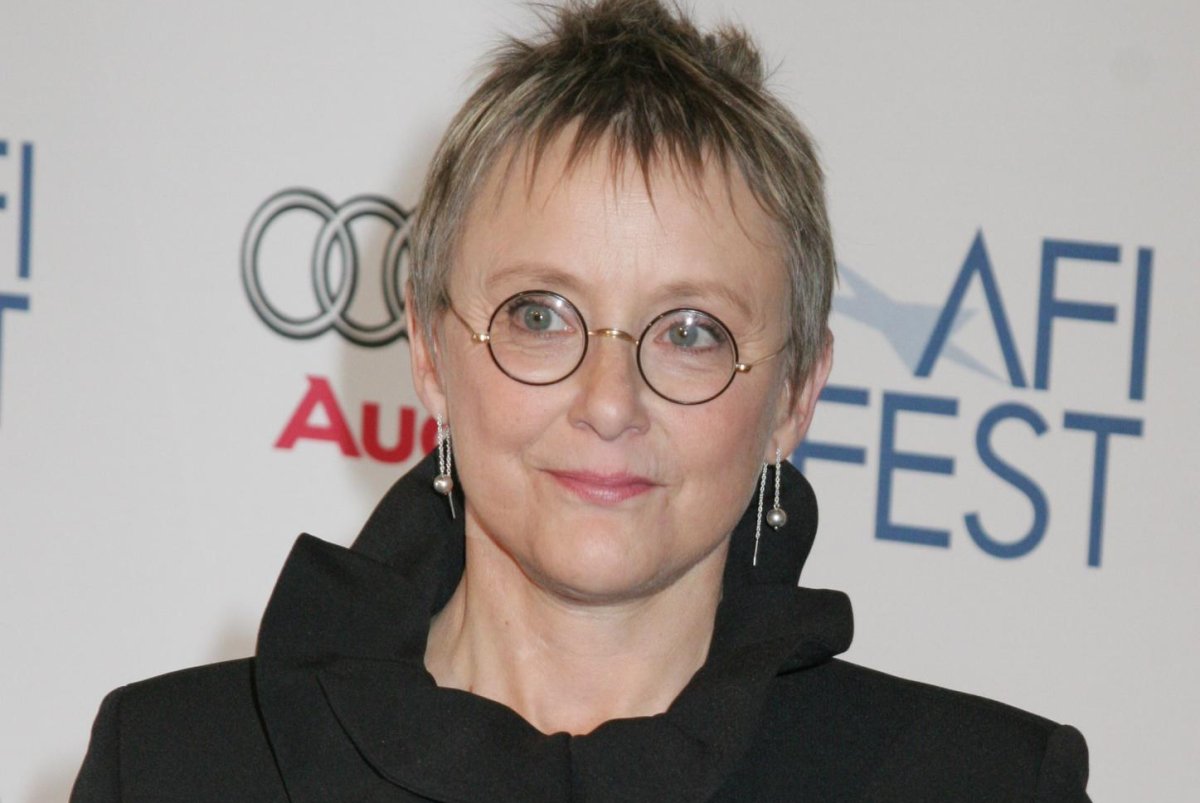 Actress Mary Beth Hurt dead at 79