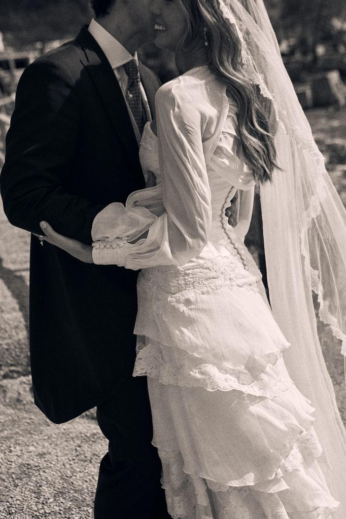 Ibiza como escenario y un vestido de novia inspirado en su madre: la ...
