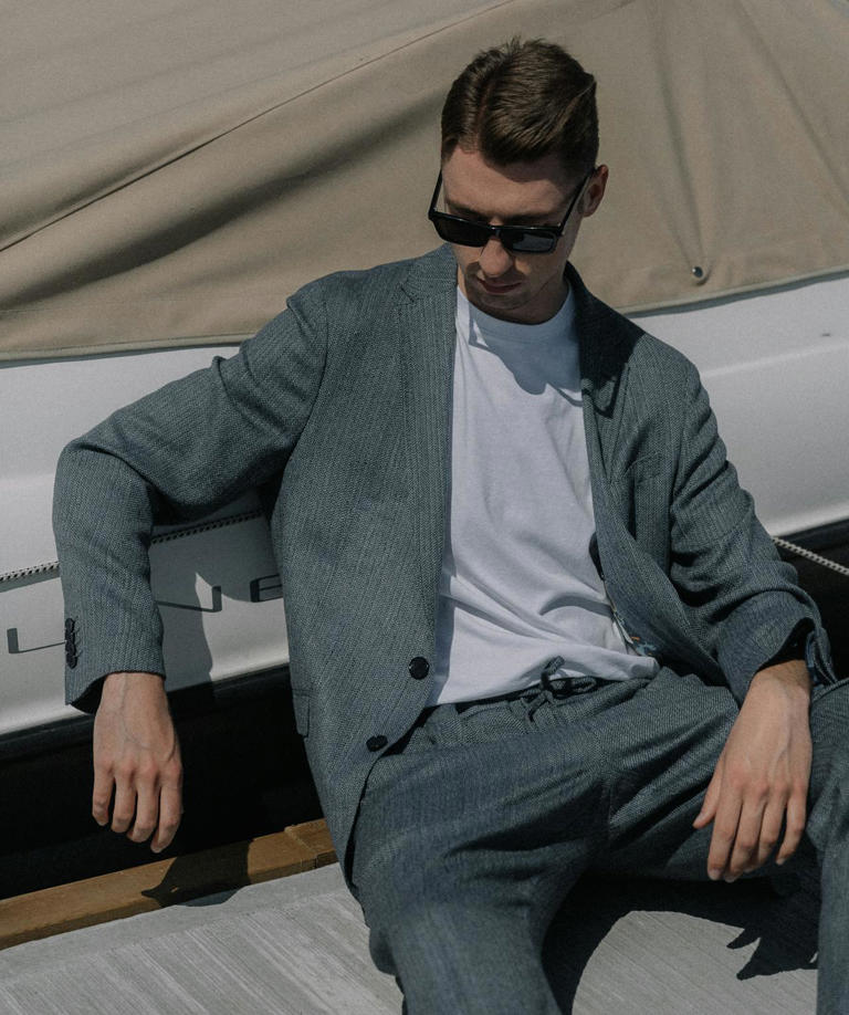 How wardrobe choices reflect emotional states