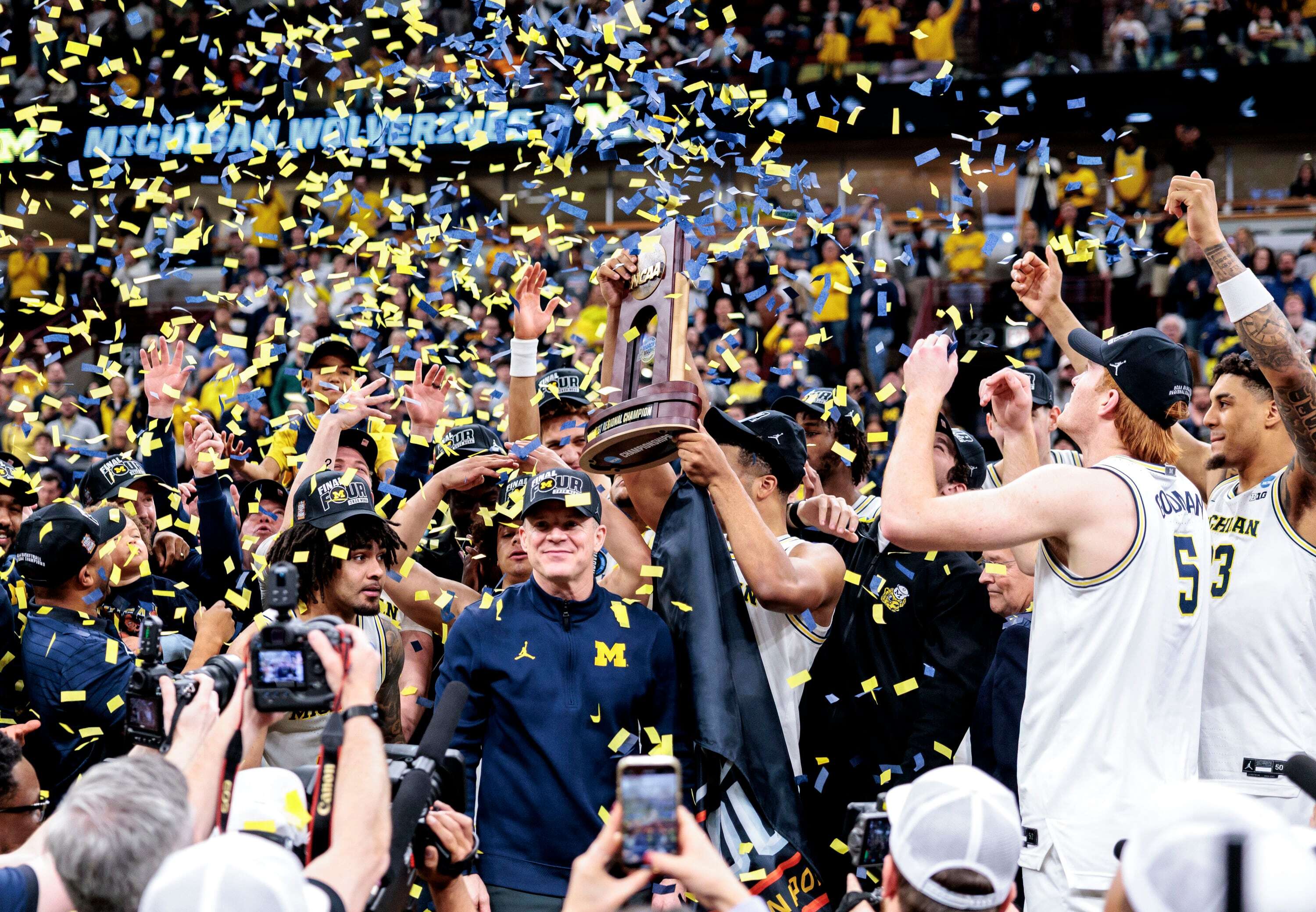 Watch historic Michigan team cut down the nets in Chicago
