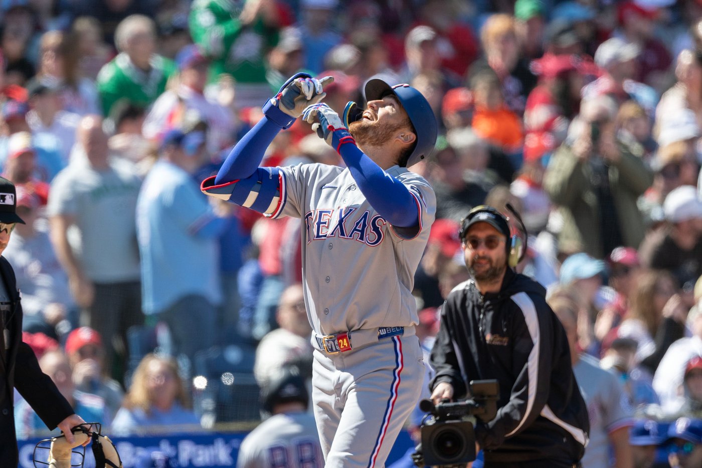 MacKenzie Gore strikes out 7 in his 1st start for Texas as the Rangers ...