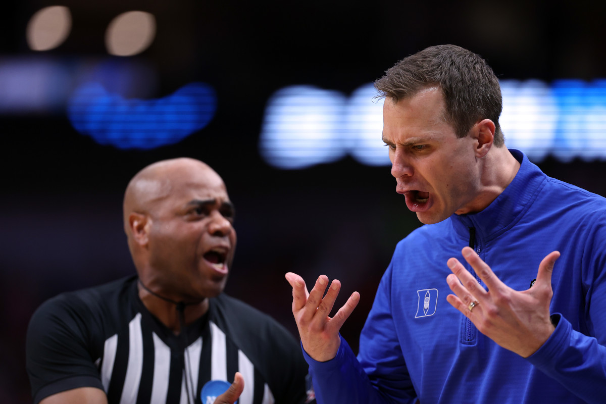 Refs in Duke vs. UConn already facing backlash Sunday