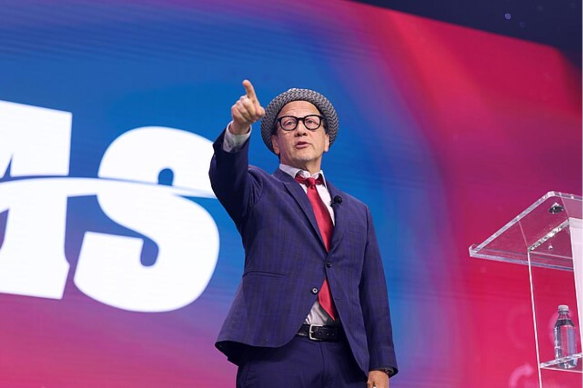 Rob Schneider backs military draft despite never having served