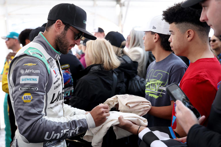 Chase Elliott wins NASCAR Martinsville race for first Chevy win of 2026