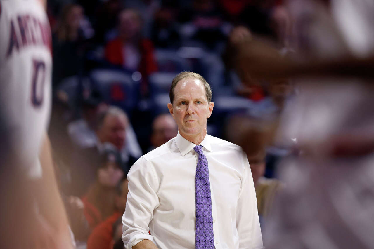 Mike Hopkins no longer Siena men's basketball coaching candidate