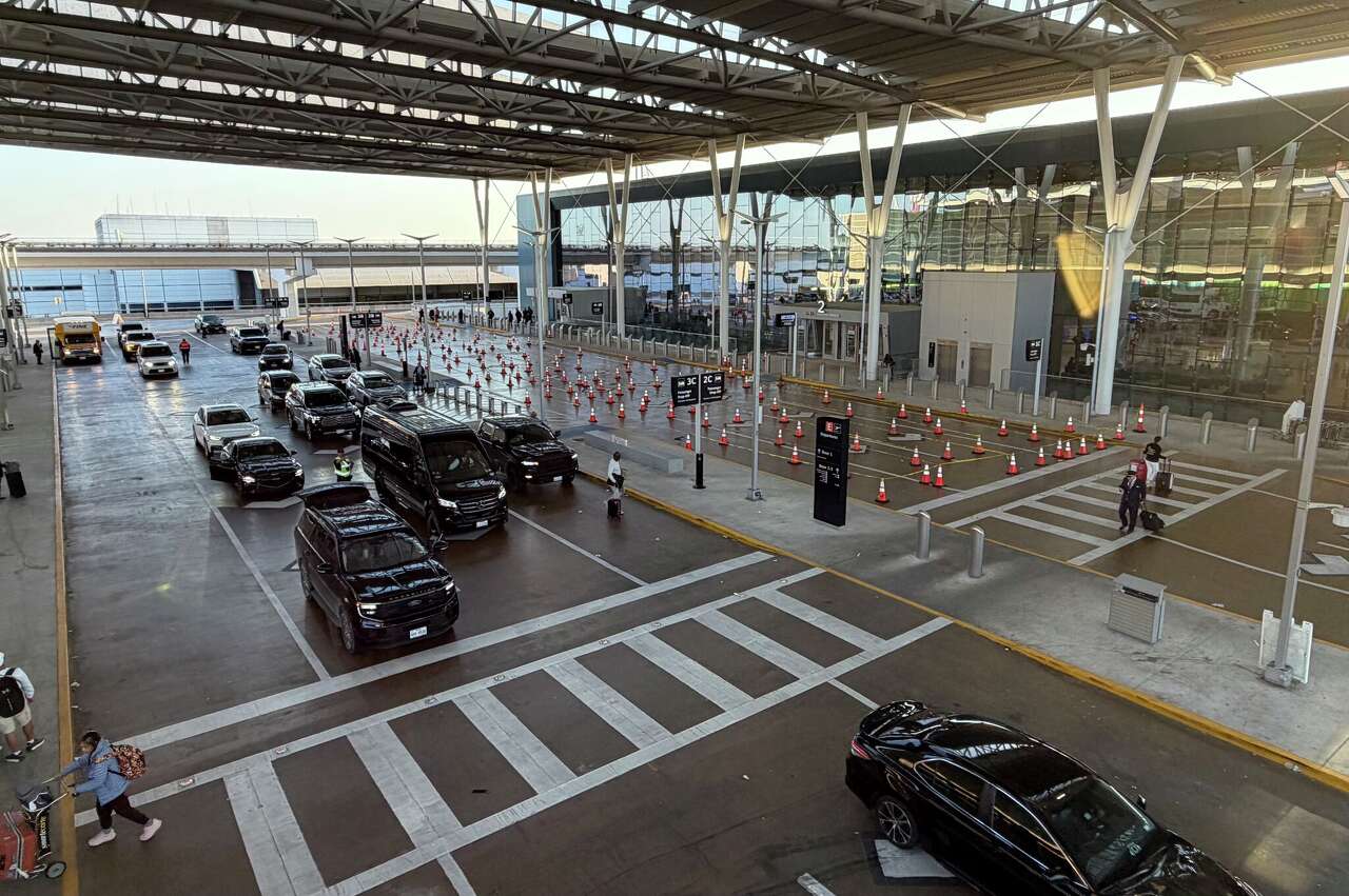 'So far, so good': Houston TSA waits remain less than hour at IAH on ...