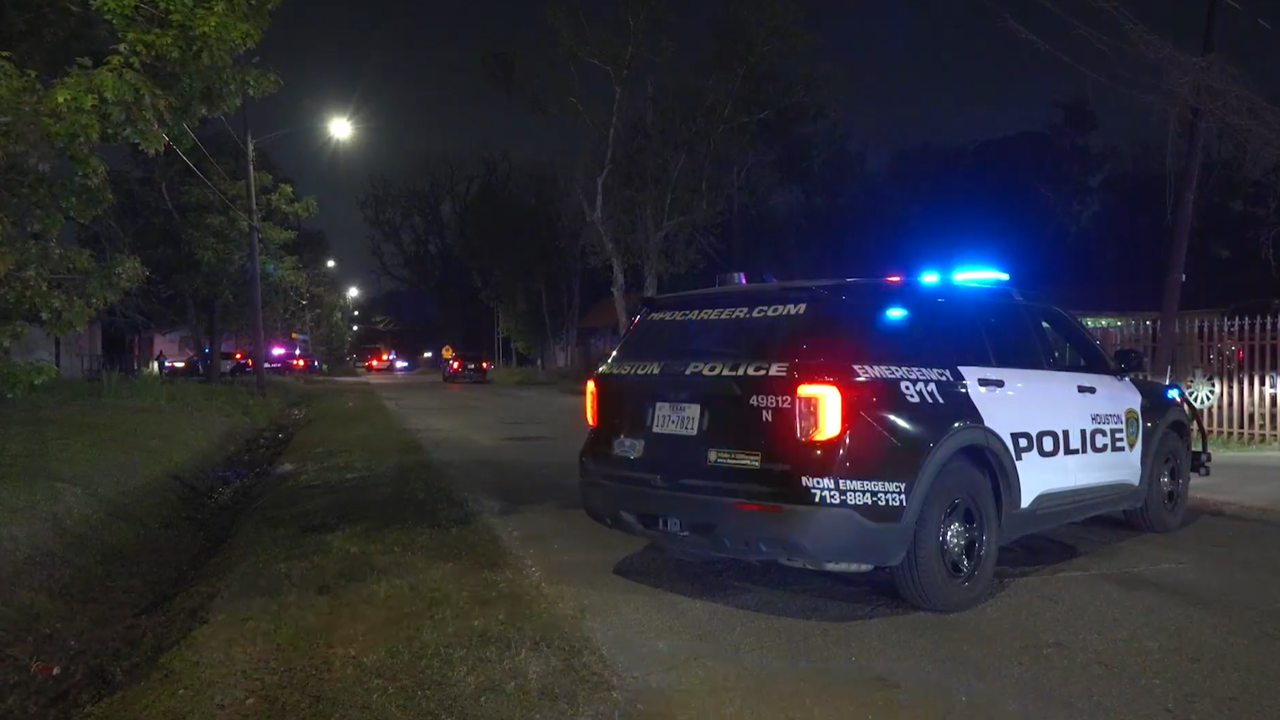 6 shot at North Houston house party, police investigating