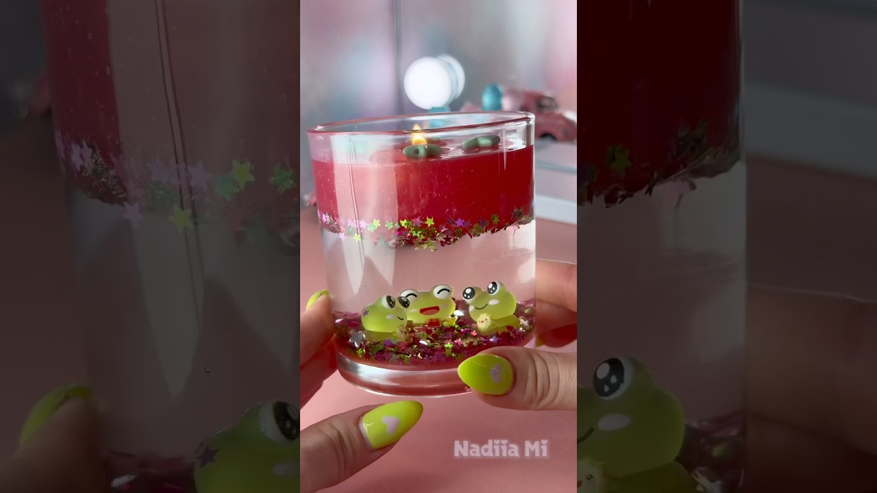 This pink water candle is too cute to be real 🐸💖