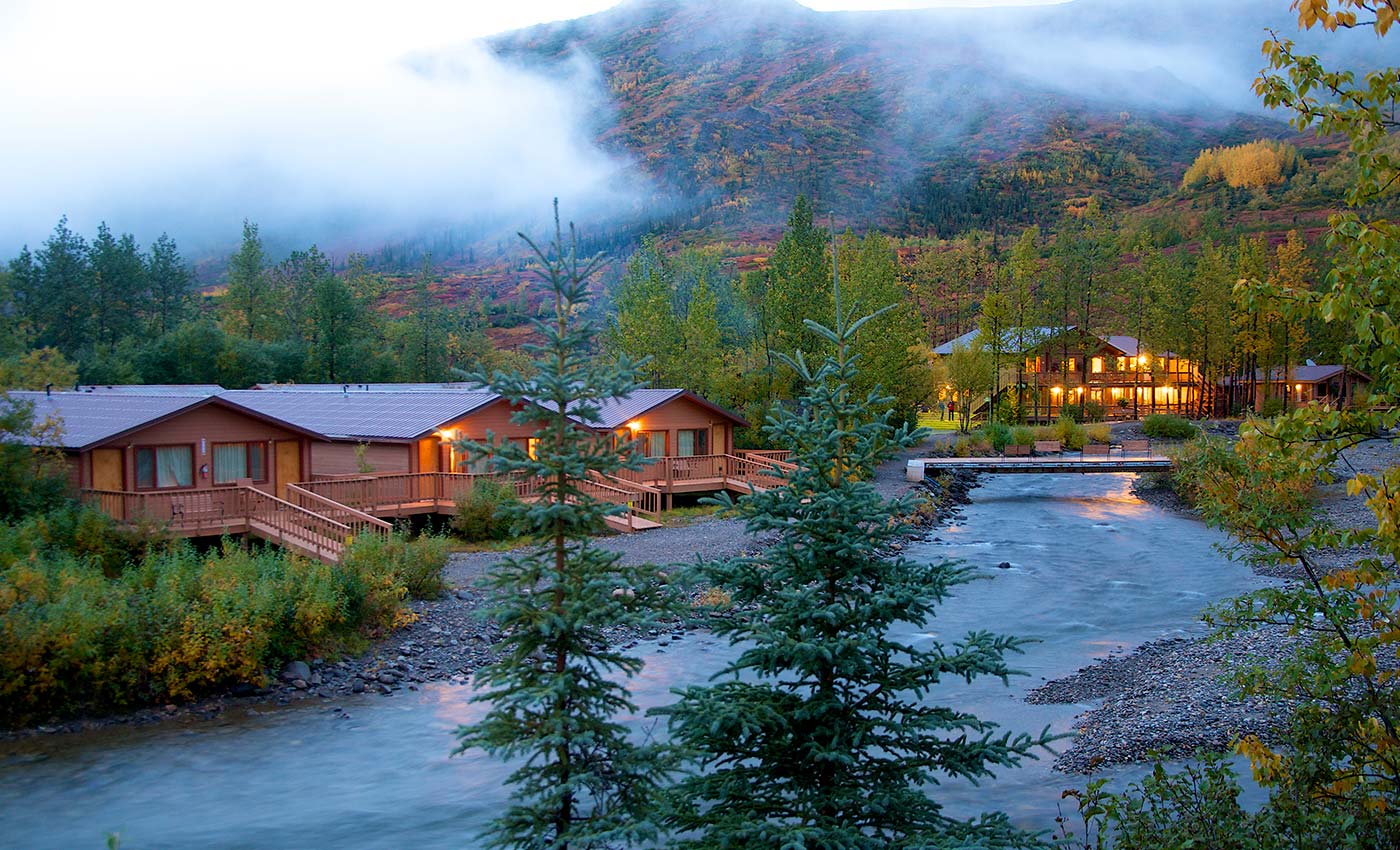 17 US cabin resorts near waterfalls, trails, and small towns