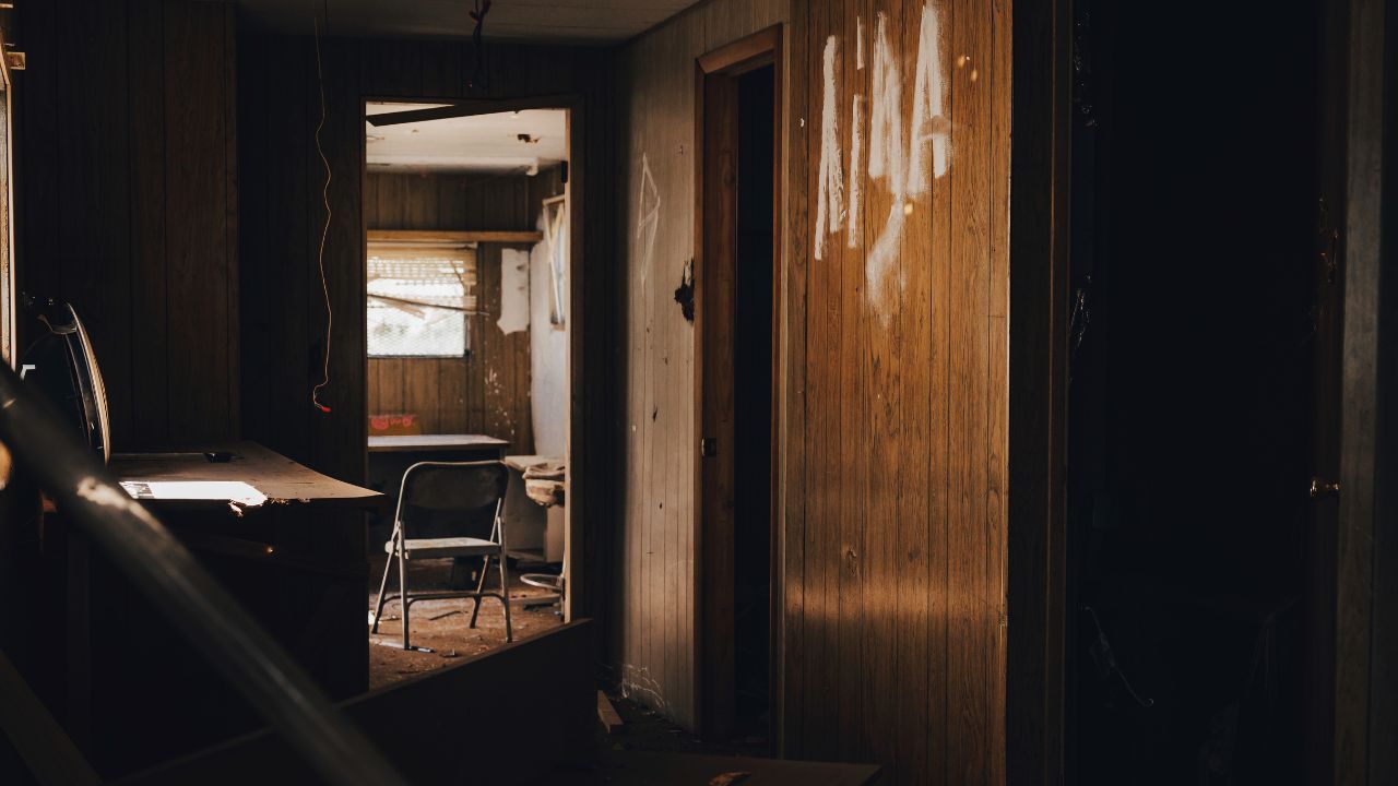 26 creepy things that made people think their houses were haunted
