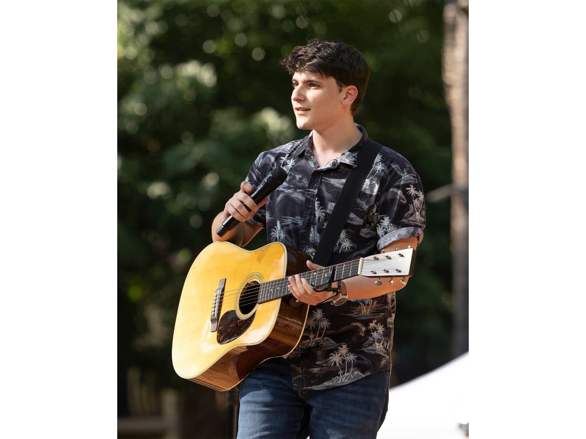 Paramus native Jake Thistle booted off 'American Idol,' but song's not over