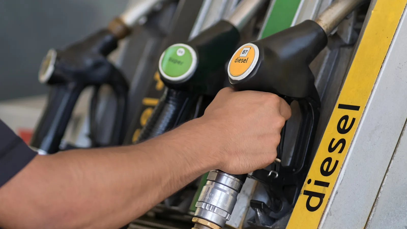 Fuel prices ease in Minnesota but stay well above last year’s rates