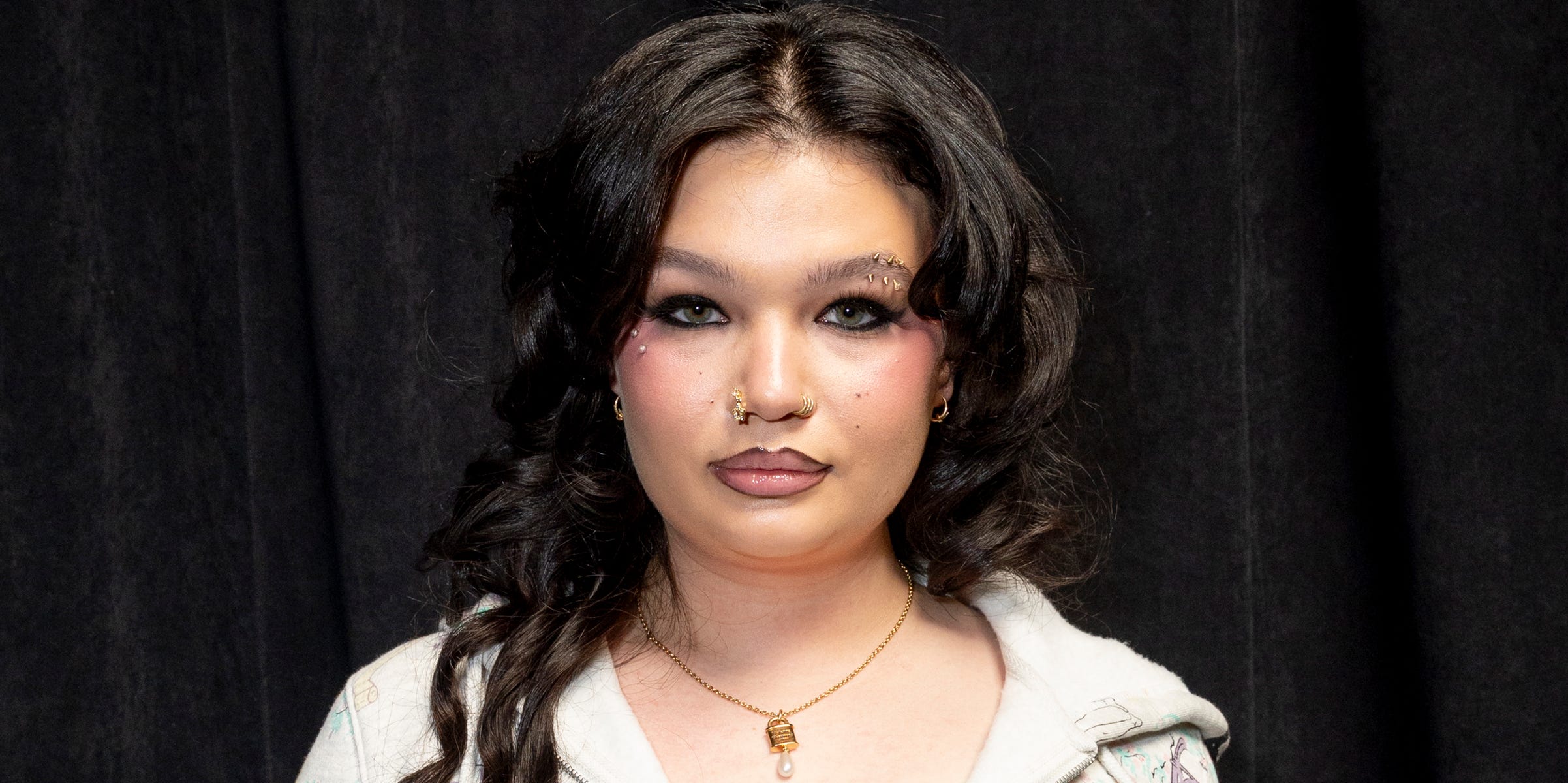 Lola Young reveals she’s in “drugs recovery” after passing out during ...