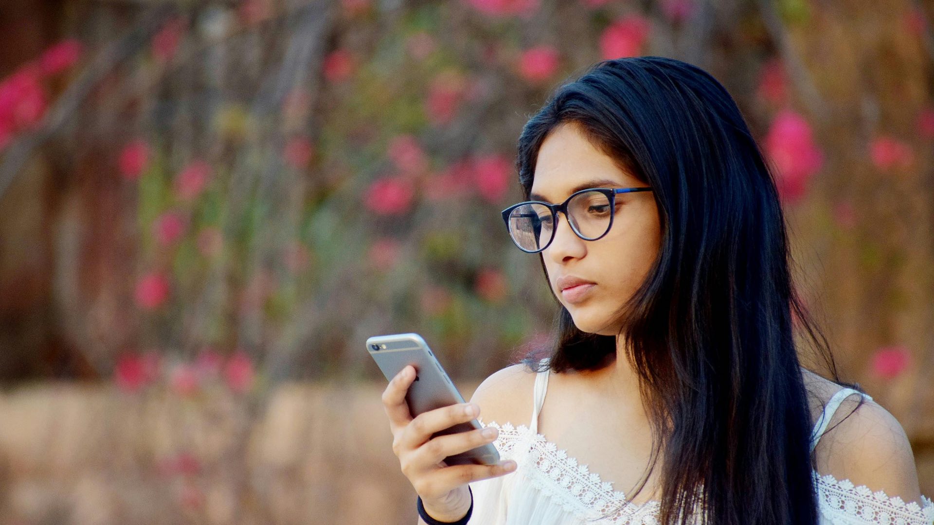 Why are nearly one in two young people no longer answering the phone ...