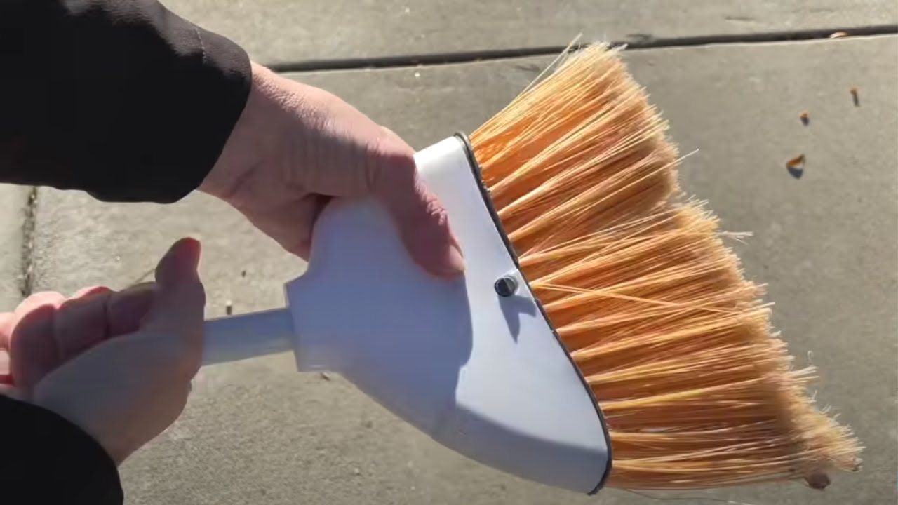 Christmas decor DIY using a broom! (This is magical for your front yard!)