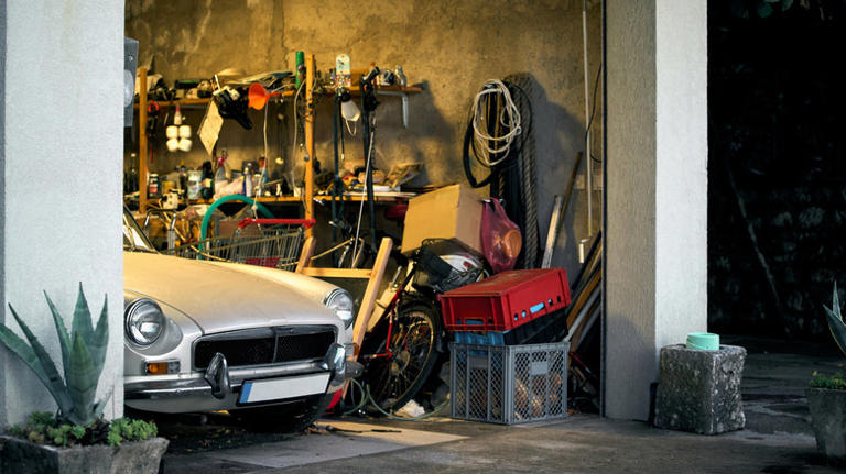 How to use the two-foot rule for a clutter-free garage