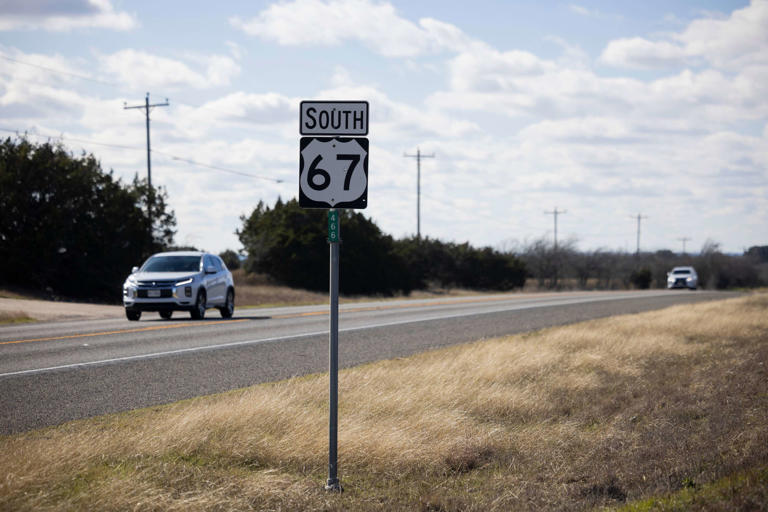 Pedestrian hit, killed after trying to help others involved in wreck on ...