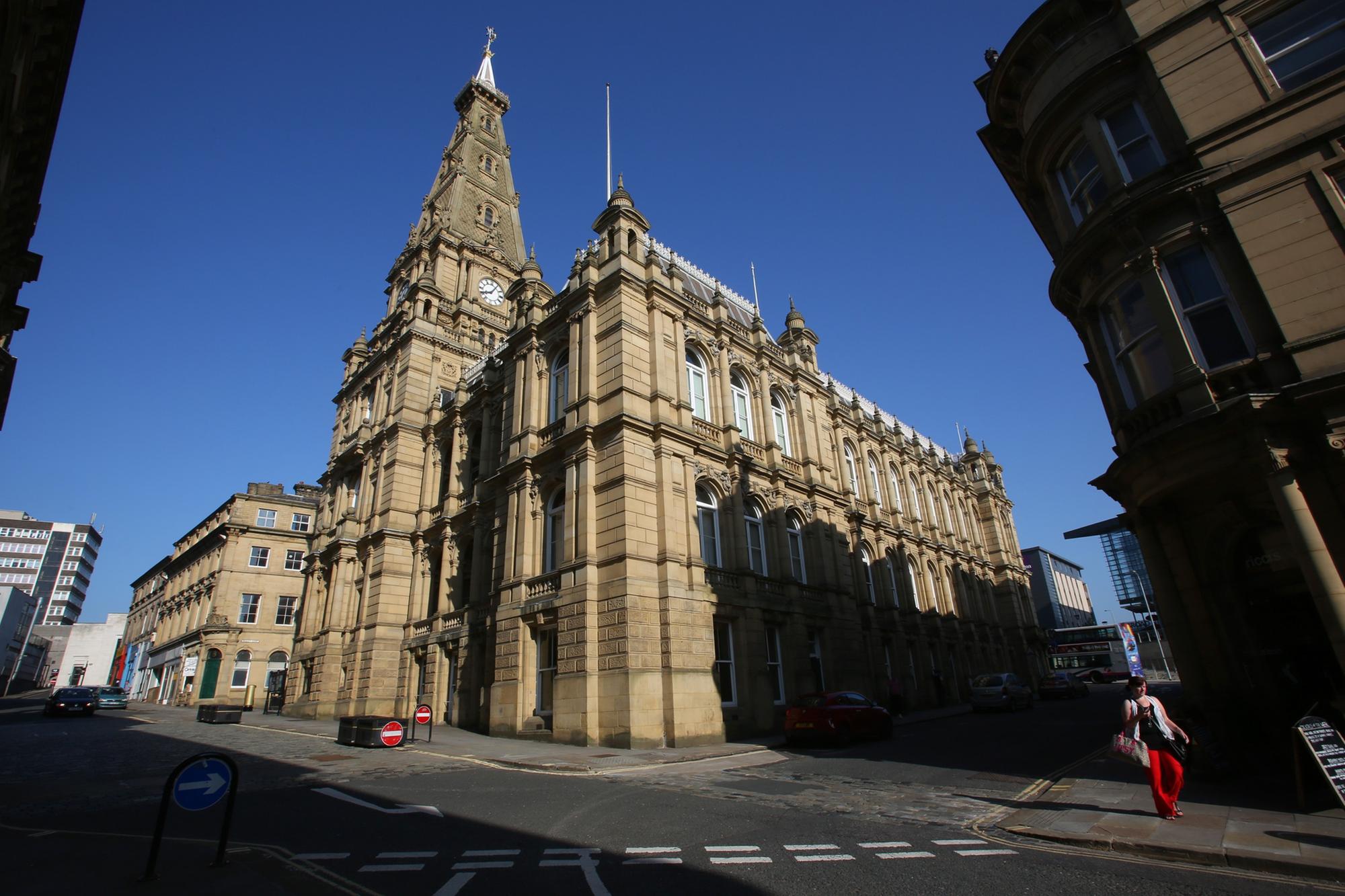 3,000 parents fined for taking kids out of school for holidays
