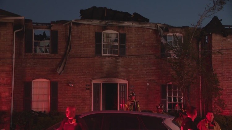 Firefighter injured after balcony collapse at west Houston apartment ...
