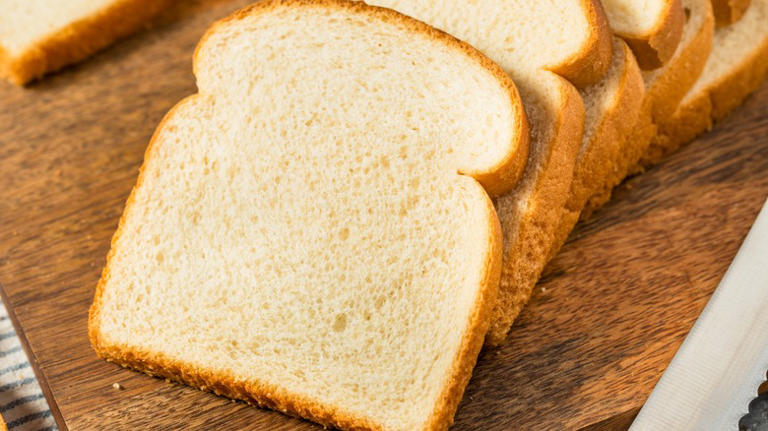 The plain bread slice Dave's Hot Chicken gives you isn't random. This ...