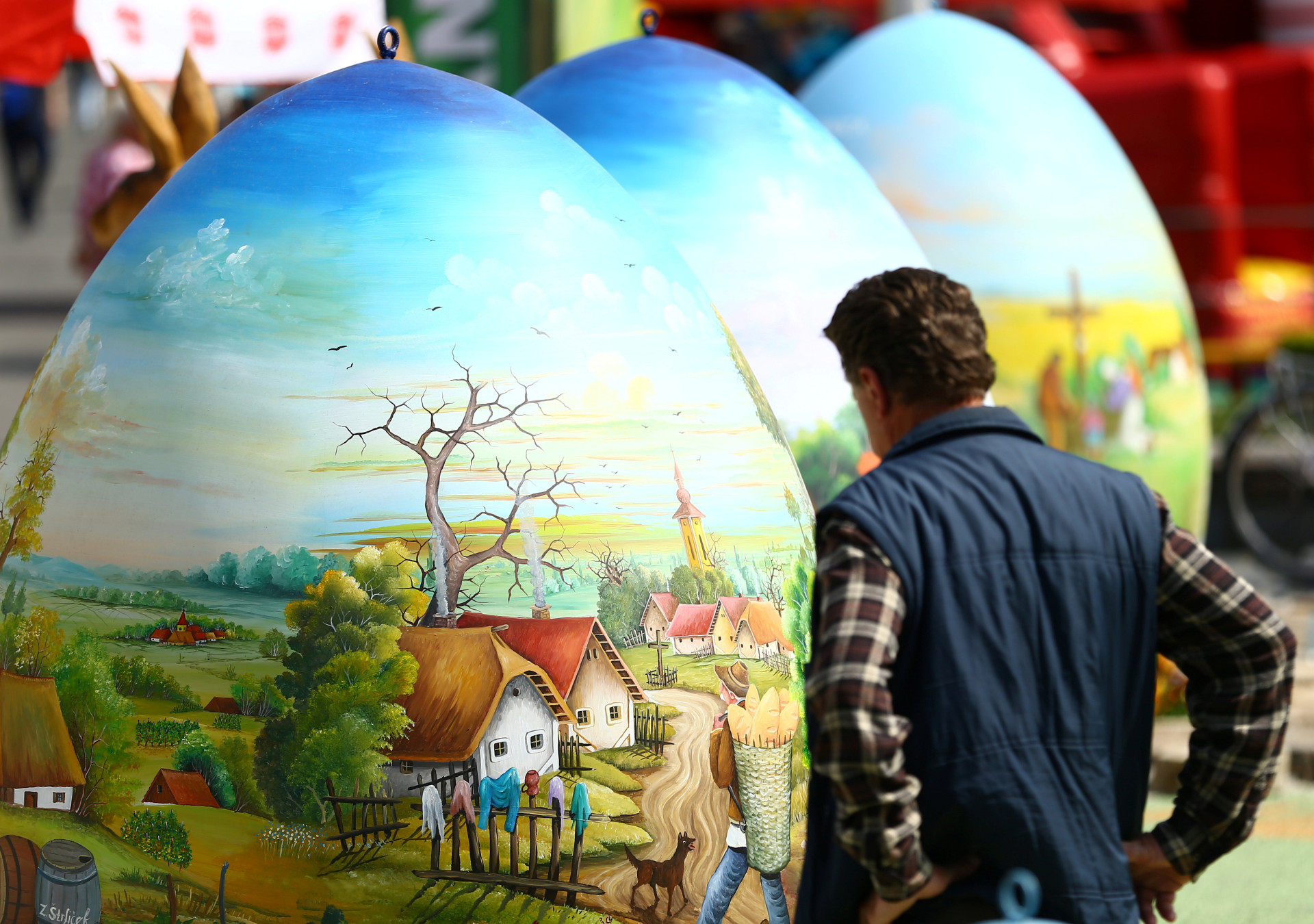 Exquisite Easter eggs from around the world