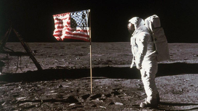 UK engineer says moon is 'stepping stone' to Mars