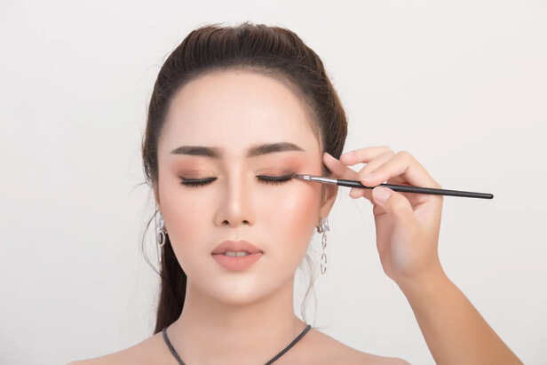 5 eyeliner hacks that instantly upgrade your look