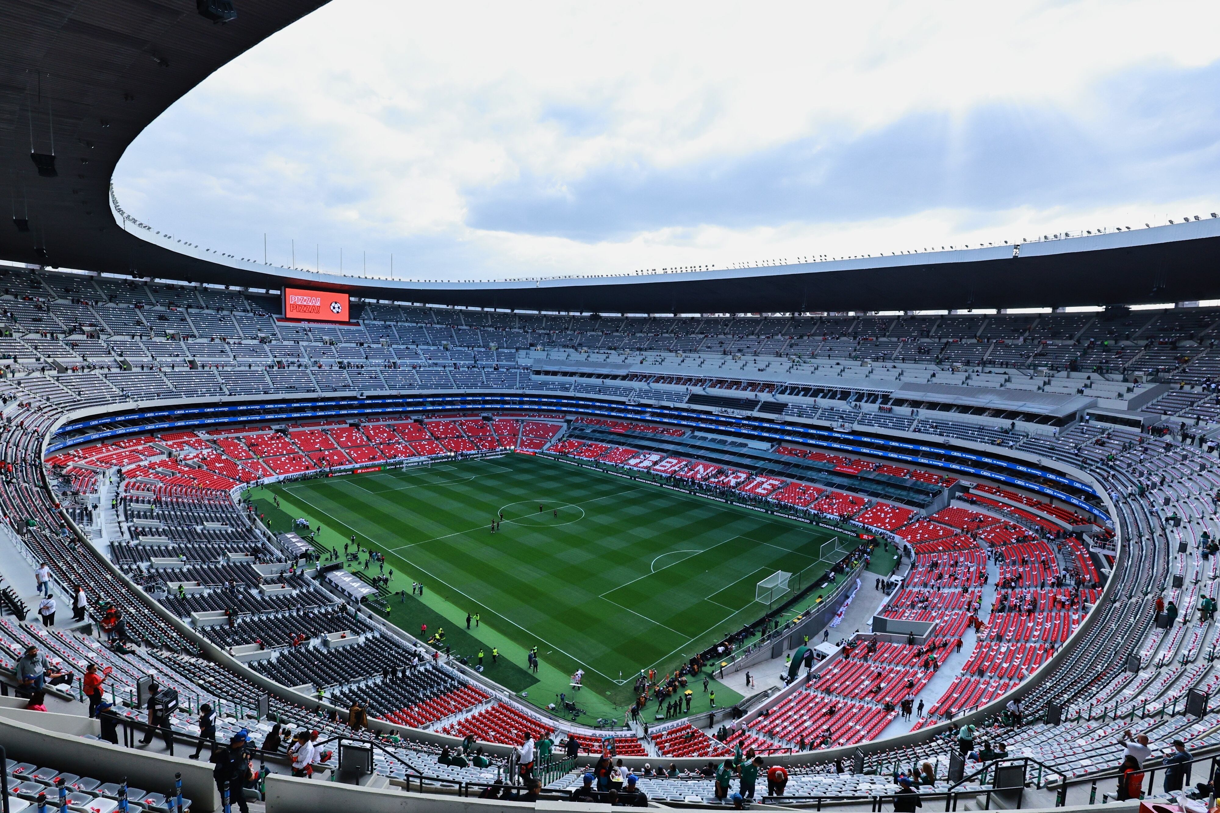 ¿Injusticia? Estadio Azteca no será vetado tras actos racistas contra ...