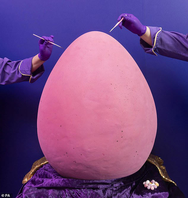 Cadbury unveils the world's largest Mini Egg weighing 55kg - the same ...