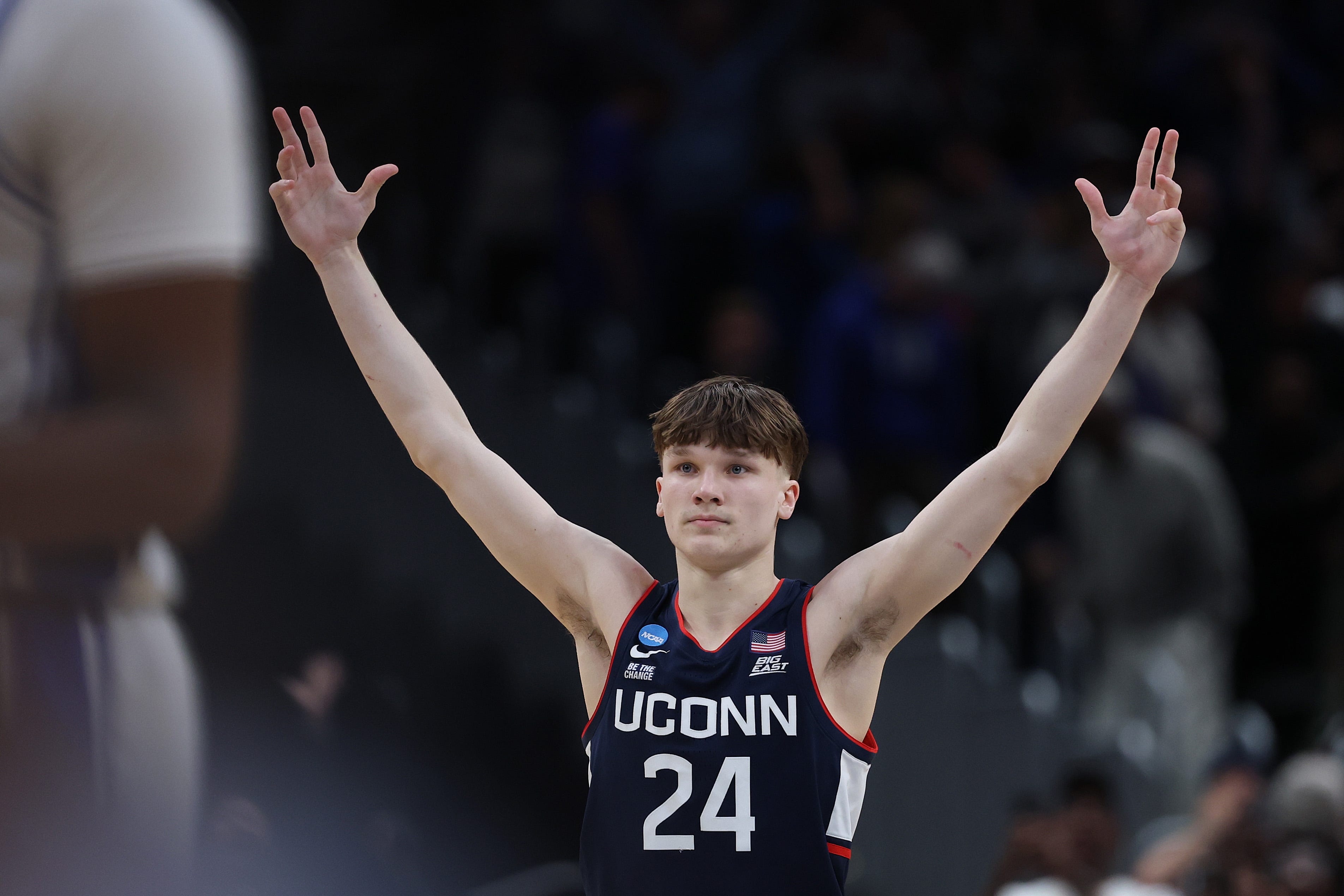UConn men's basketball takes on Illinois in the Final Four: How to watch